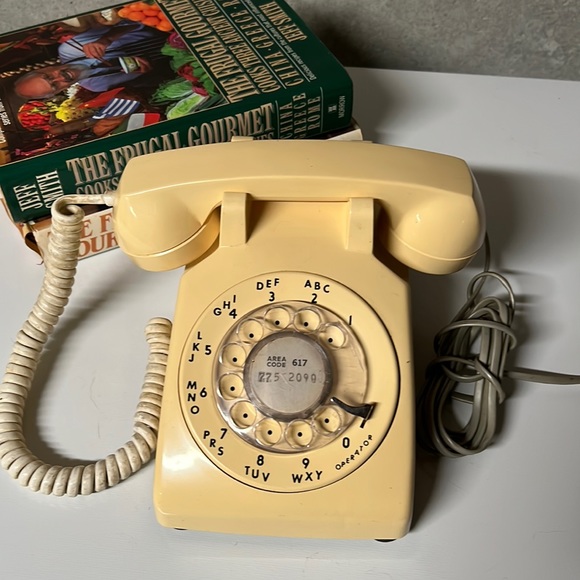 ITT | Accents | Vintage Mcm 6s 70s Itt Rotary Dial Telephone Beige Desk ...